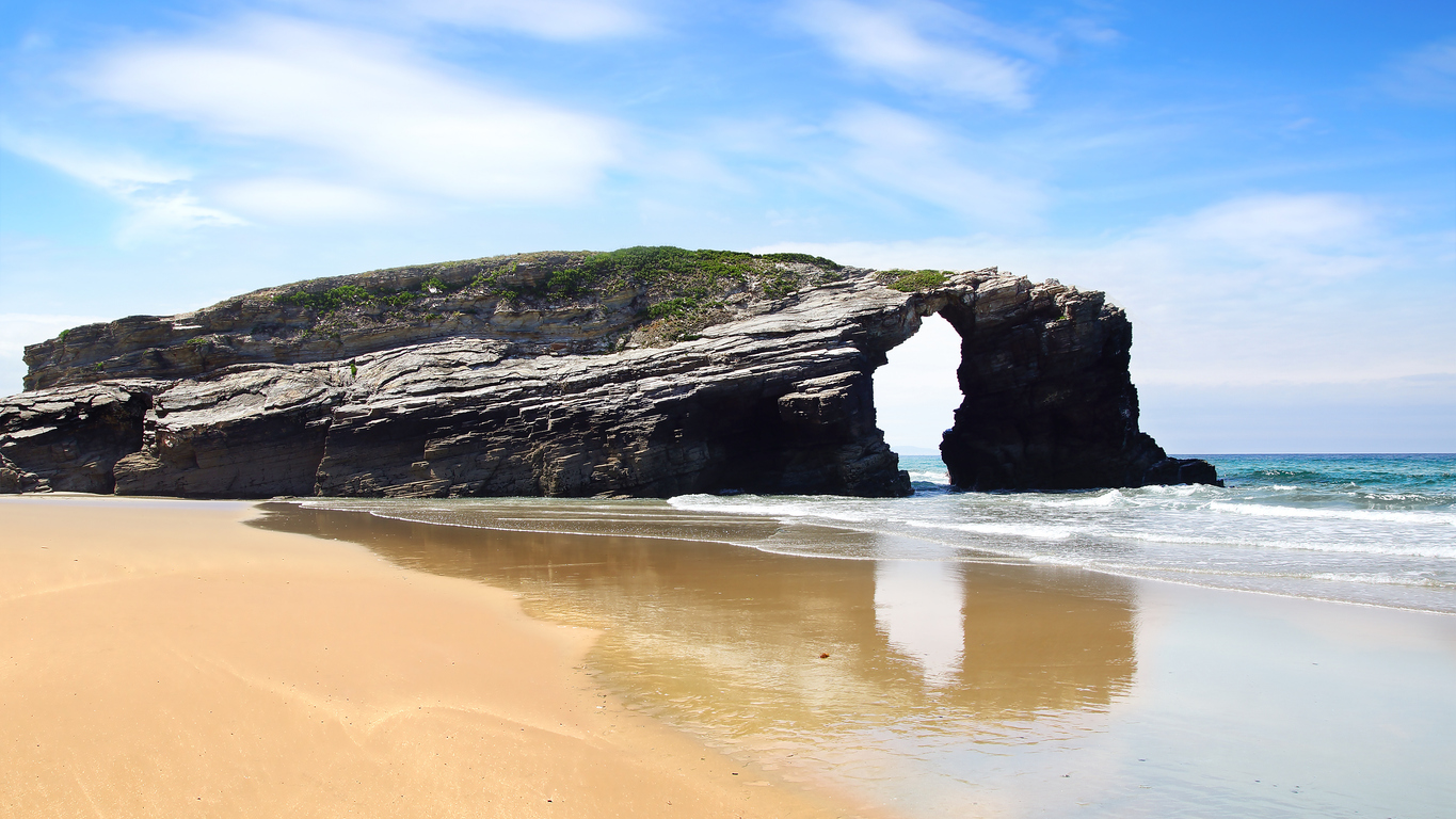 The 18 Best Beaches in Galicia • iWanderWhere?